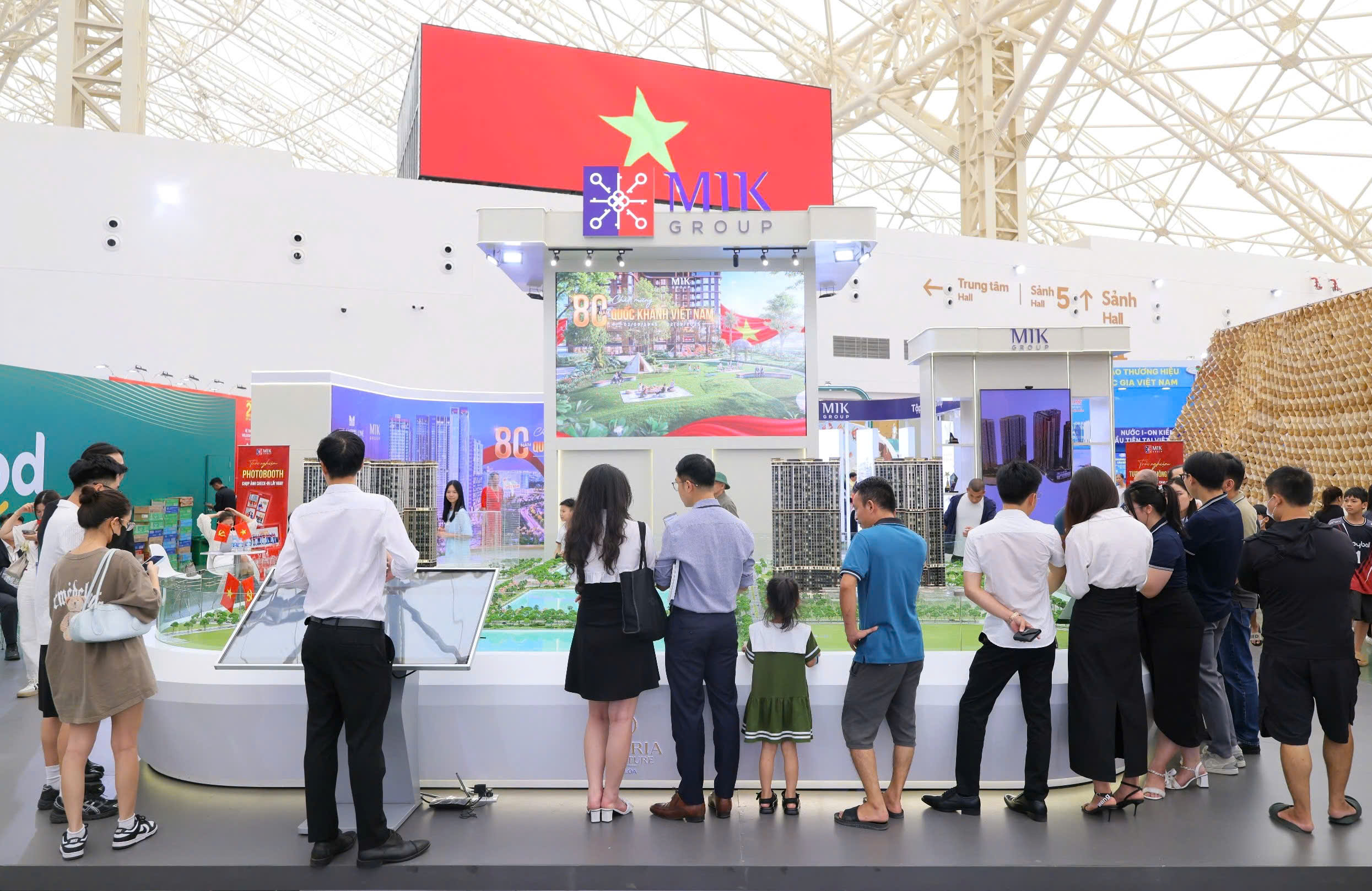 Ấn tượng MIK Group tại triển lãm Thành tựu Đất nước - Tuổi Trẻ Online