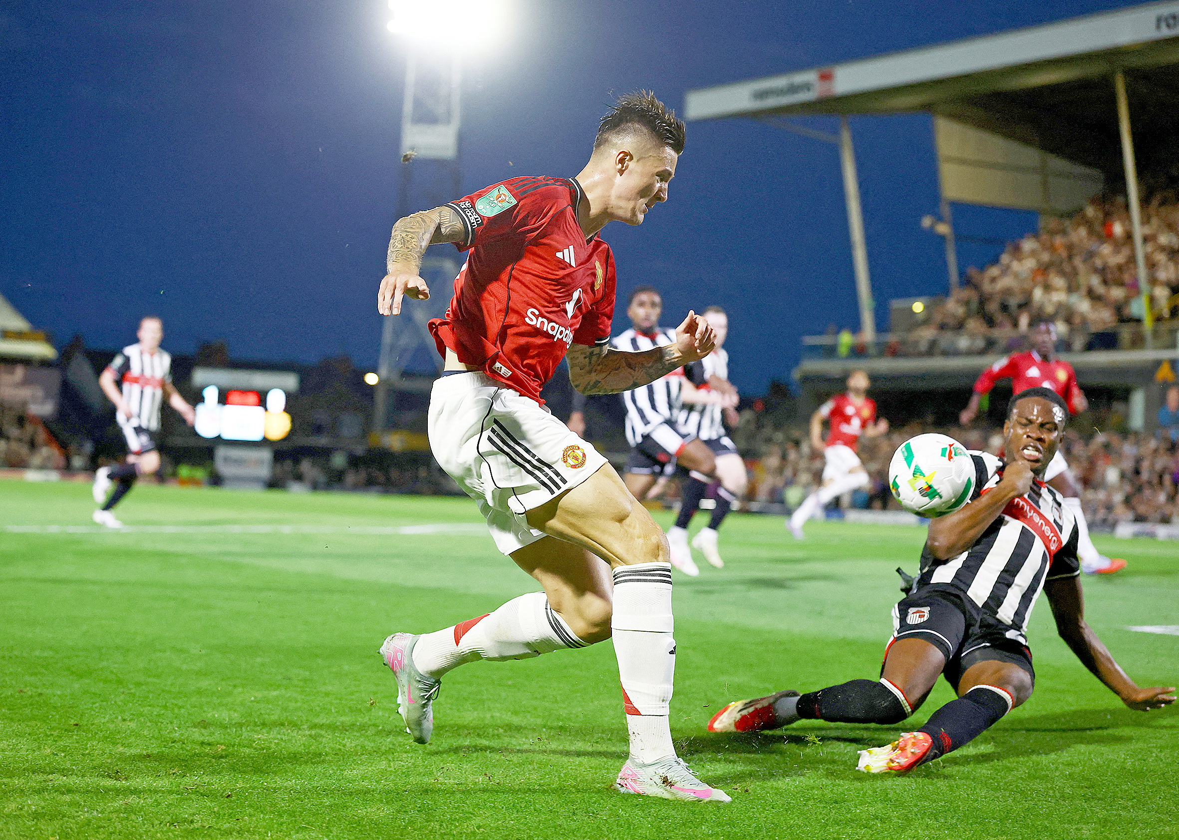 Man United theo đuổi những giá trị hư ảo - Tuổi Trẻ Online