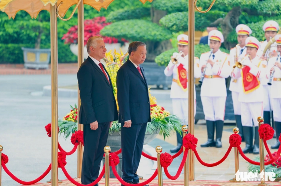 Vietnam Party chief hosts welcome ceremony for Cuban President Miguel ...