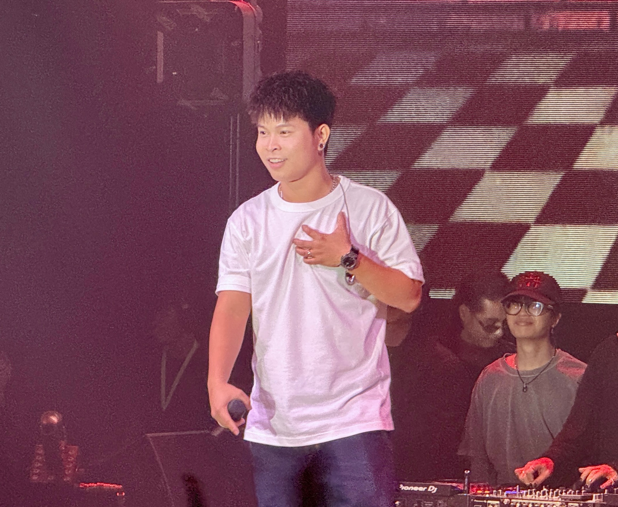 Rapper Seachains tái xuất sau lấy vợ, sinh con: Khán giả gọi tên rần ...