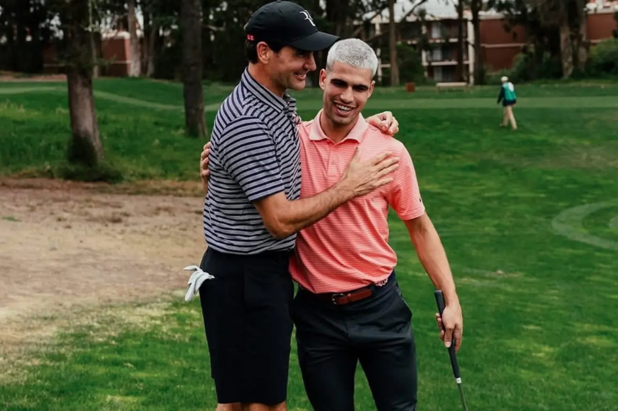 Carlos Alcaraz cùng Roger Federer so tài đấu… golf - Tuổi Trẻ Online