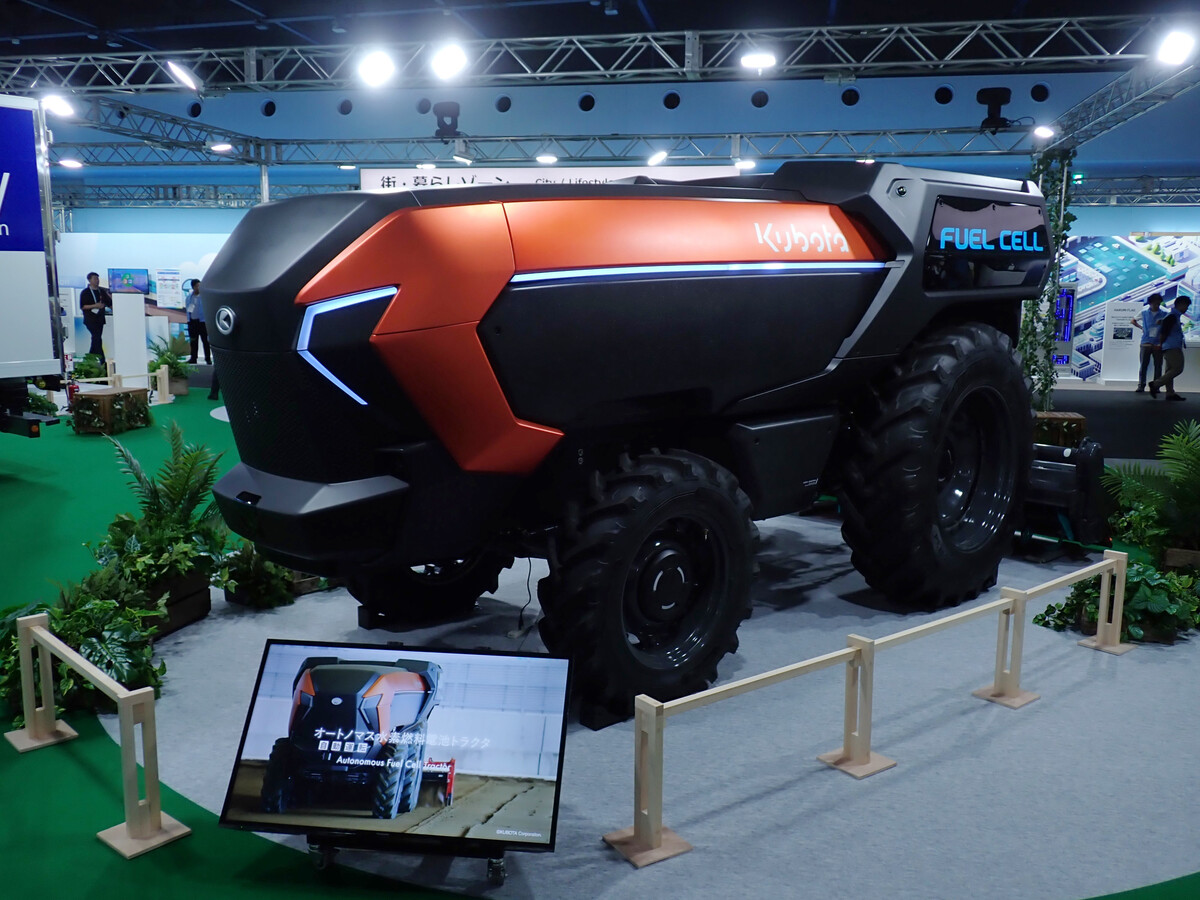 Kubota unveils unmanned fuel-cell farm tractor
