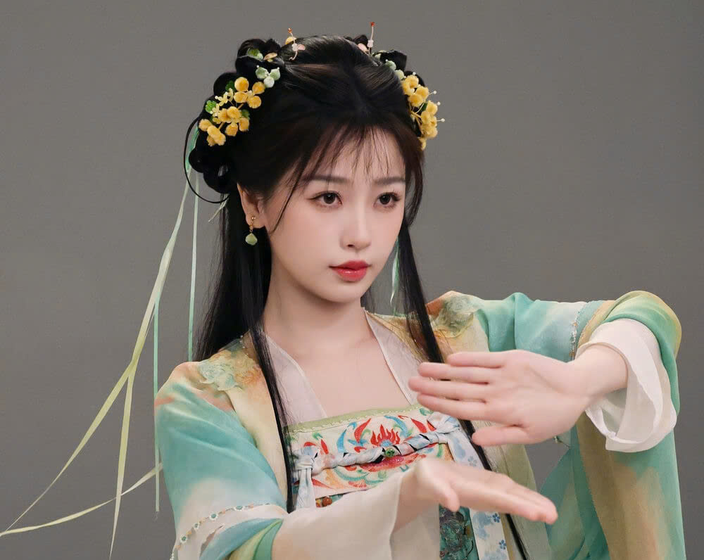 Ngu Thư Hân sụp đổ sau bê bối, fan giảm mạnh sau hơn 36 ngày biến mất ...