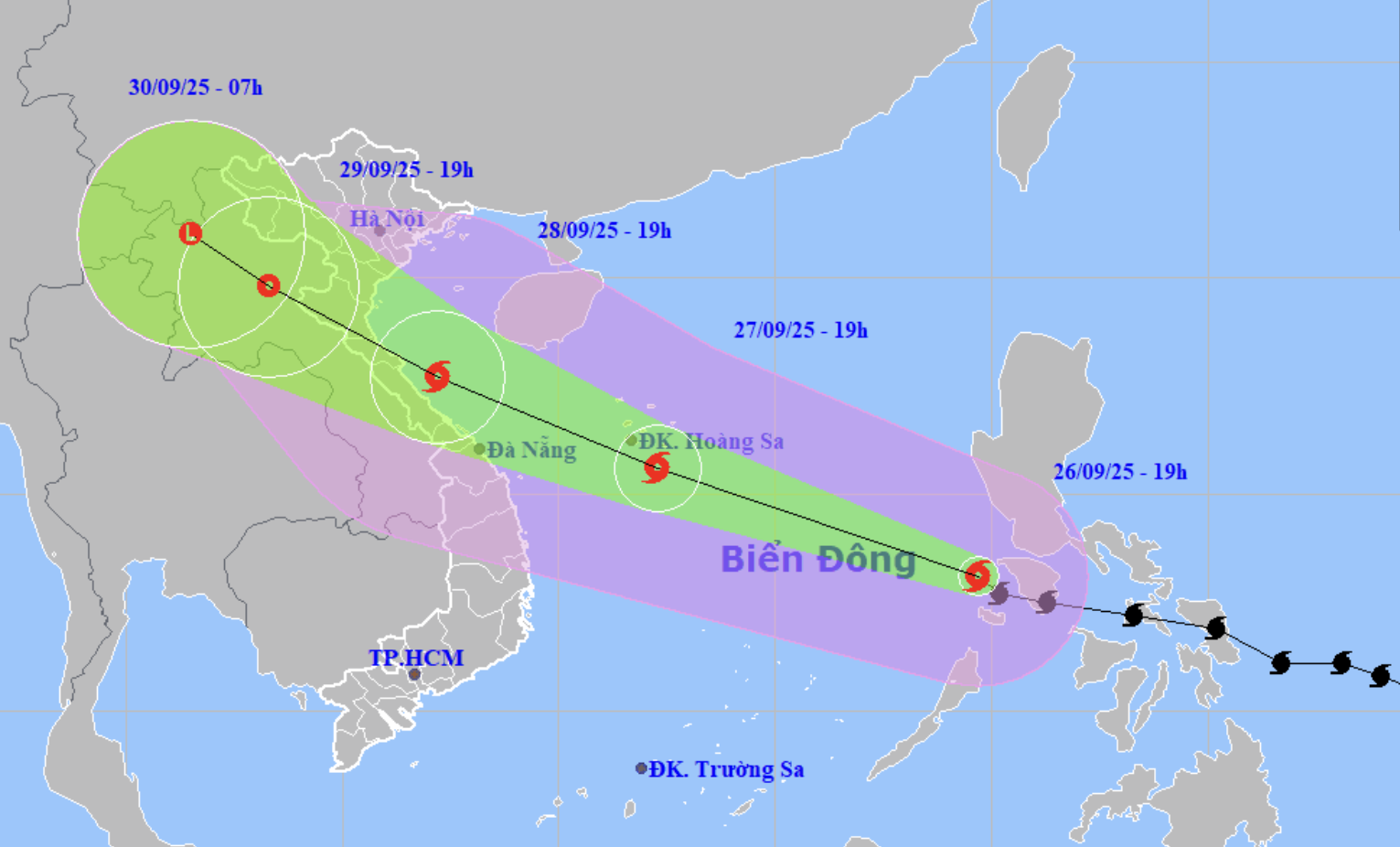 Bão Bualoi vừa vào Biển Đông, dự báo đổ bộ Thanh Hóa - Quảng Trị đêm 28 ...
