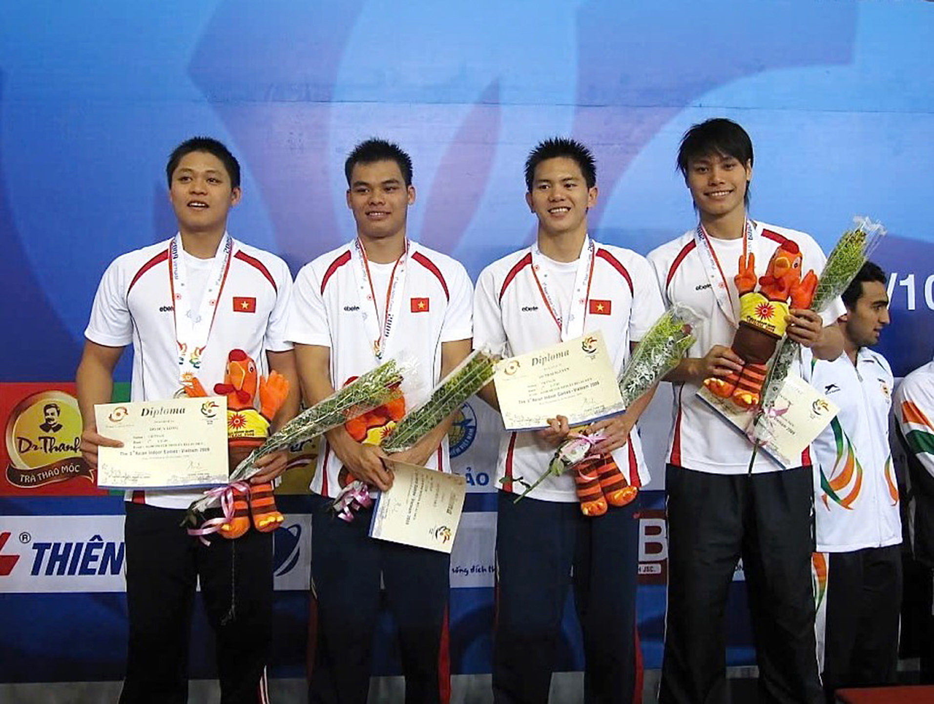 Đỗ Huy Long: Người thầy tuyệt vời trên đường đua xanh - Tuổi Trẻ Online