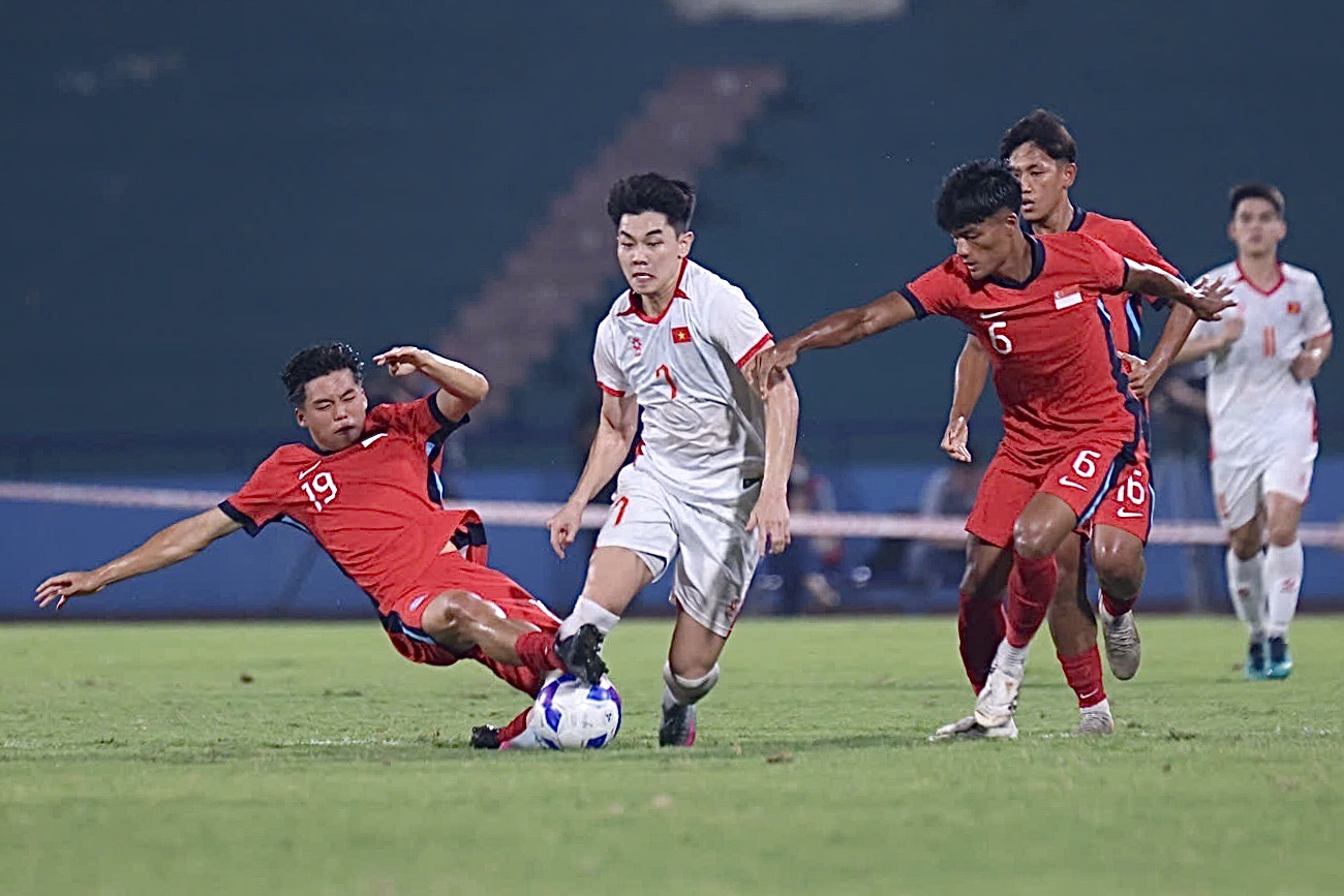 U23 Vietnam - U23 Singapour (première mi-temps) 0-0 : Viktor Le a raté une occasion en or