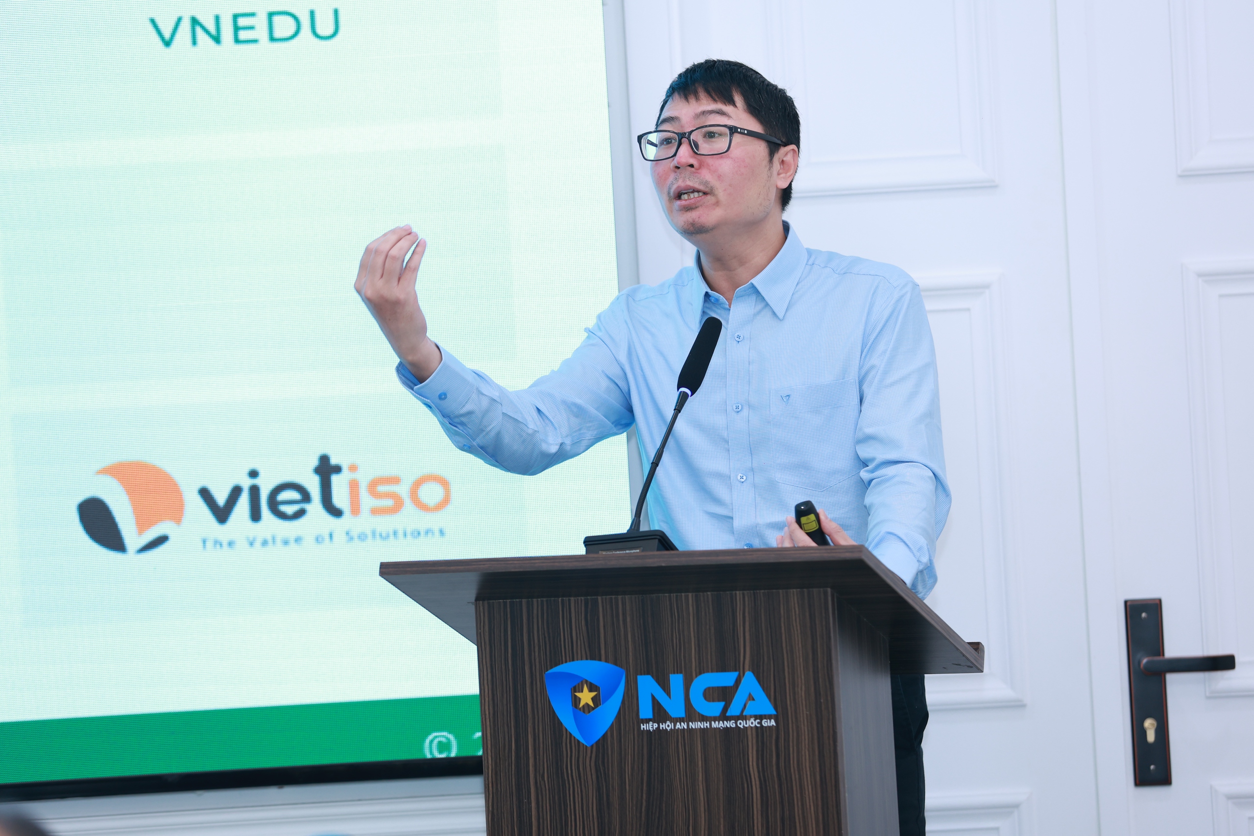 Trading personal data faces tenfold fines under Vietnam’s new privacy law