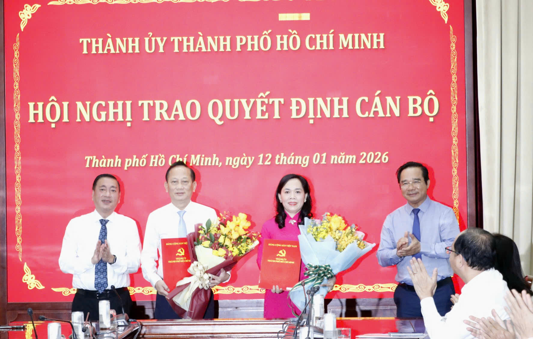Herr Tran Van Nam ist der Sekretär des Bezirks Xuan Hoa in Ho-Chi-Minh ...