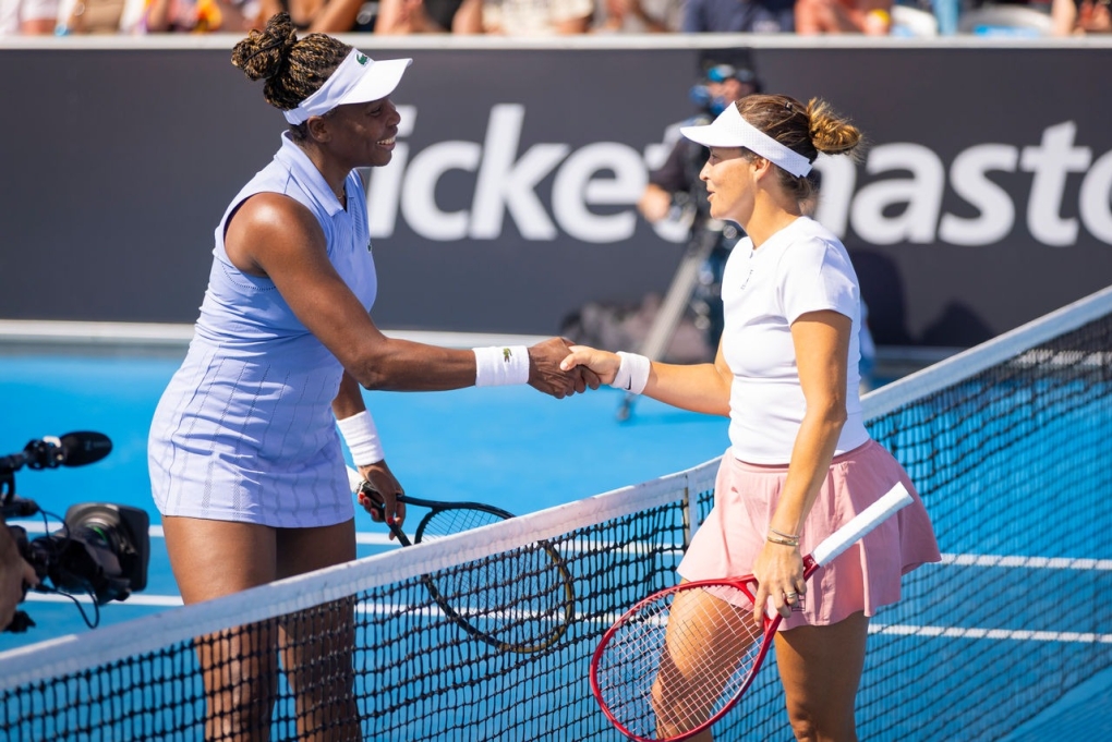 Venus Williams tạo ra trận đấu 'già' nhất lịch sử quần vợt nữ - Tuổi ...