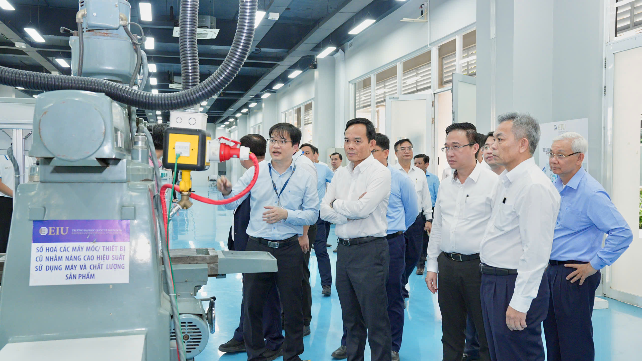 Ho Chi Minh City commences construction projects to celebrate the 14th ...