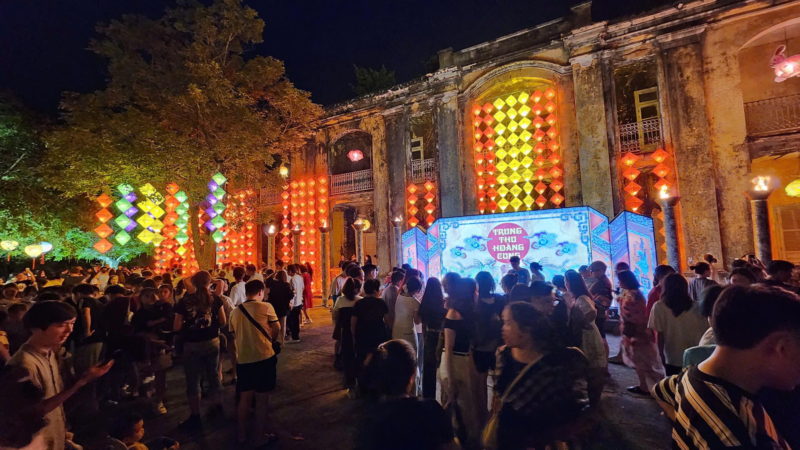 Hue keiserlige citadell kan nå skryte av mange uvanlige tradisjonelle ...