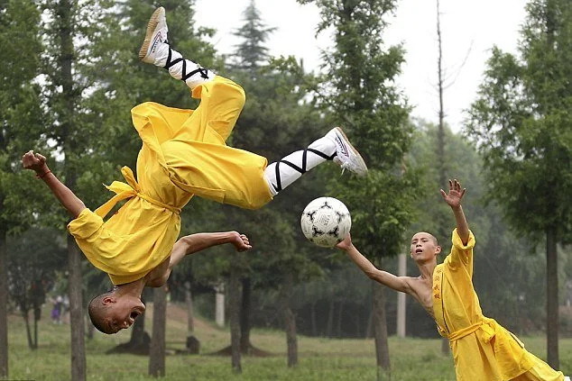 La Chine intègre le kung-fu Shaolin à l'entraînement de football.