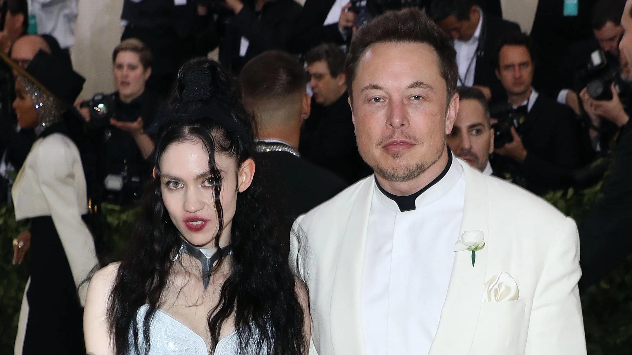 Elon Musk và bạn gái cũ bất đồng quan điểm nuôi con - Tuổi Trẻ Online