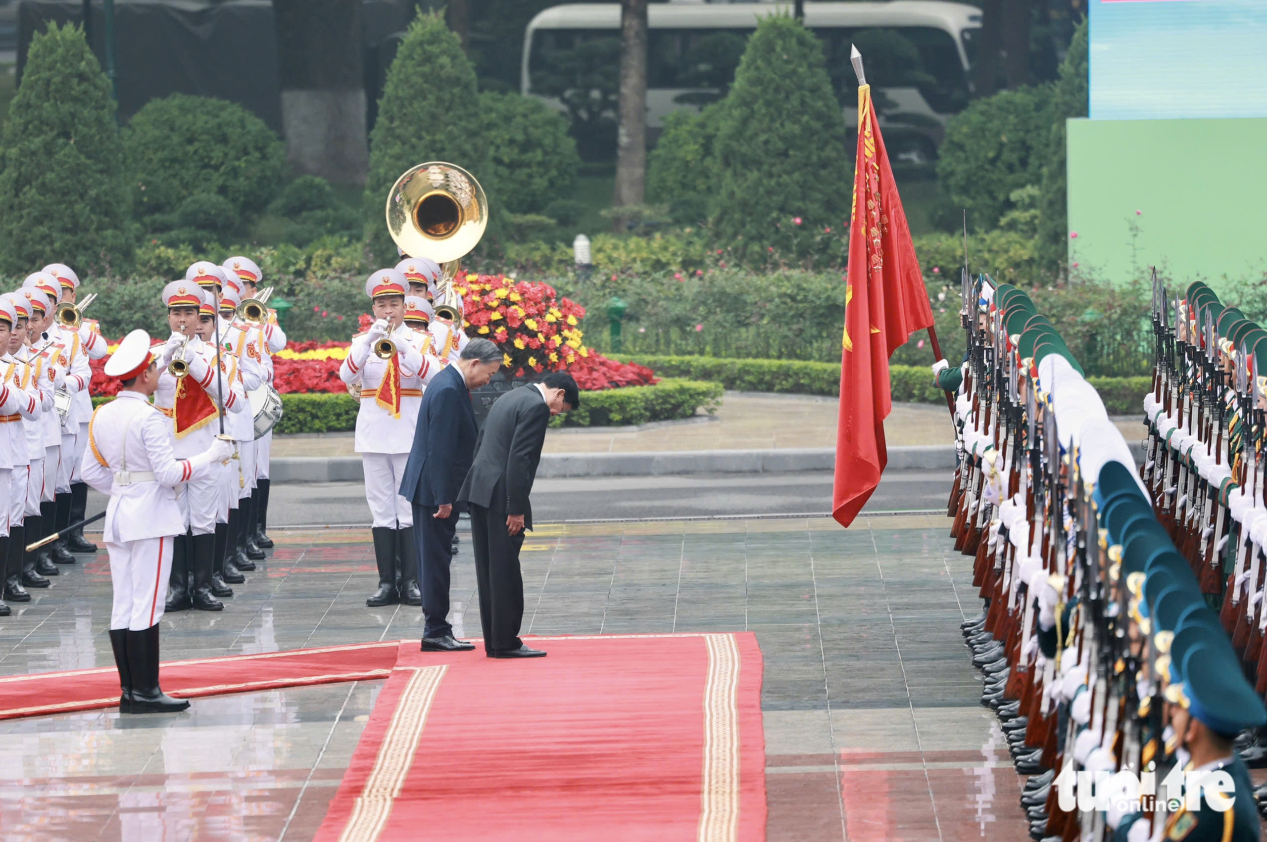 Vietnam’s Party chief To Lam chairs welcome ceremony for top Lao leader