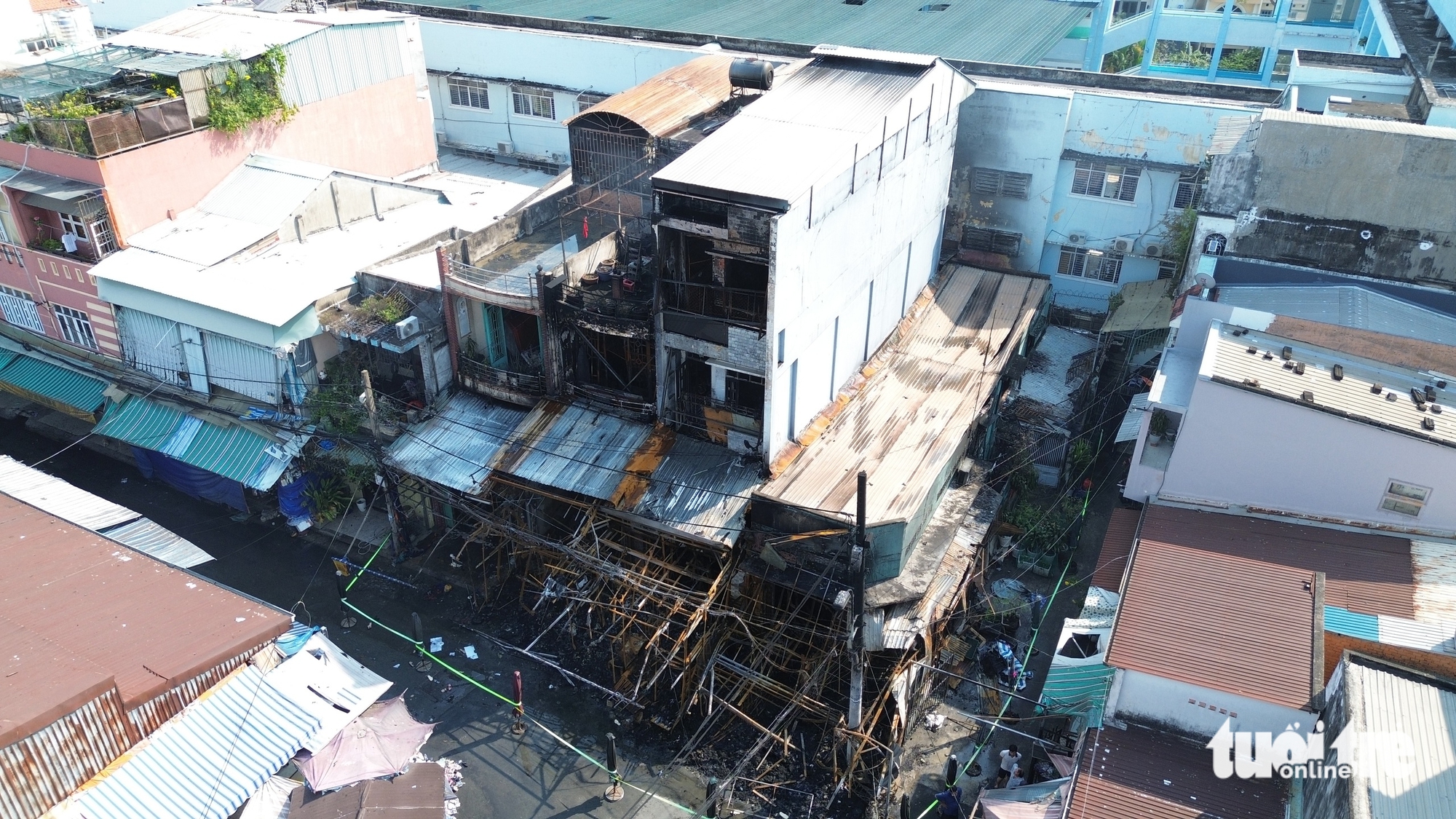 Se produce un incendio en el mercado de Nhi Thien Duong, barrio de Binh ...