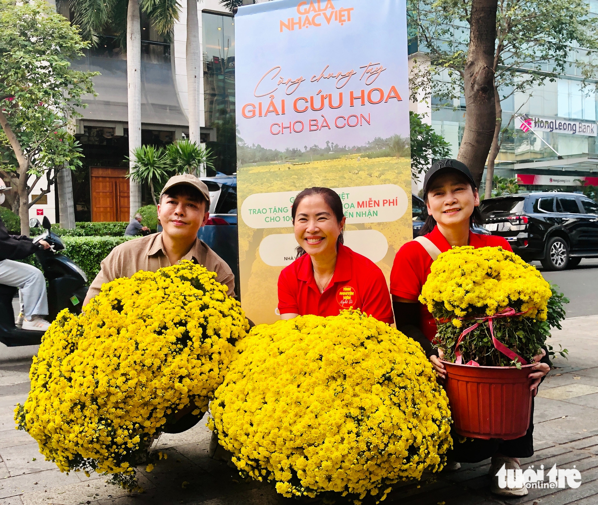 Acara musik gala Vietnam 'menyelamatkan' lebih dari 1.000 pot bunga ...