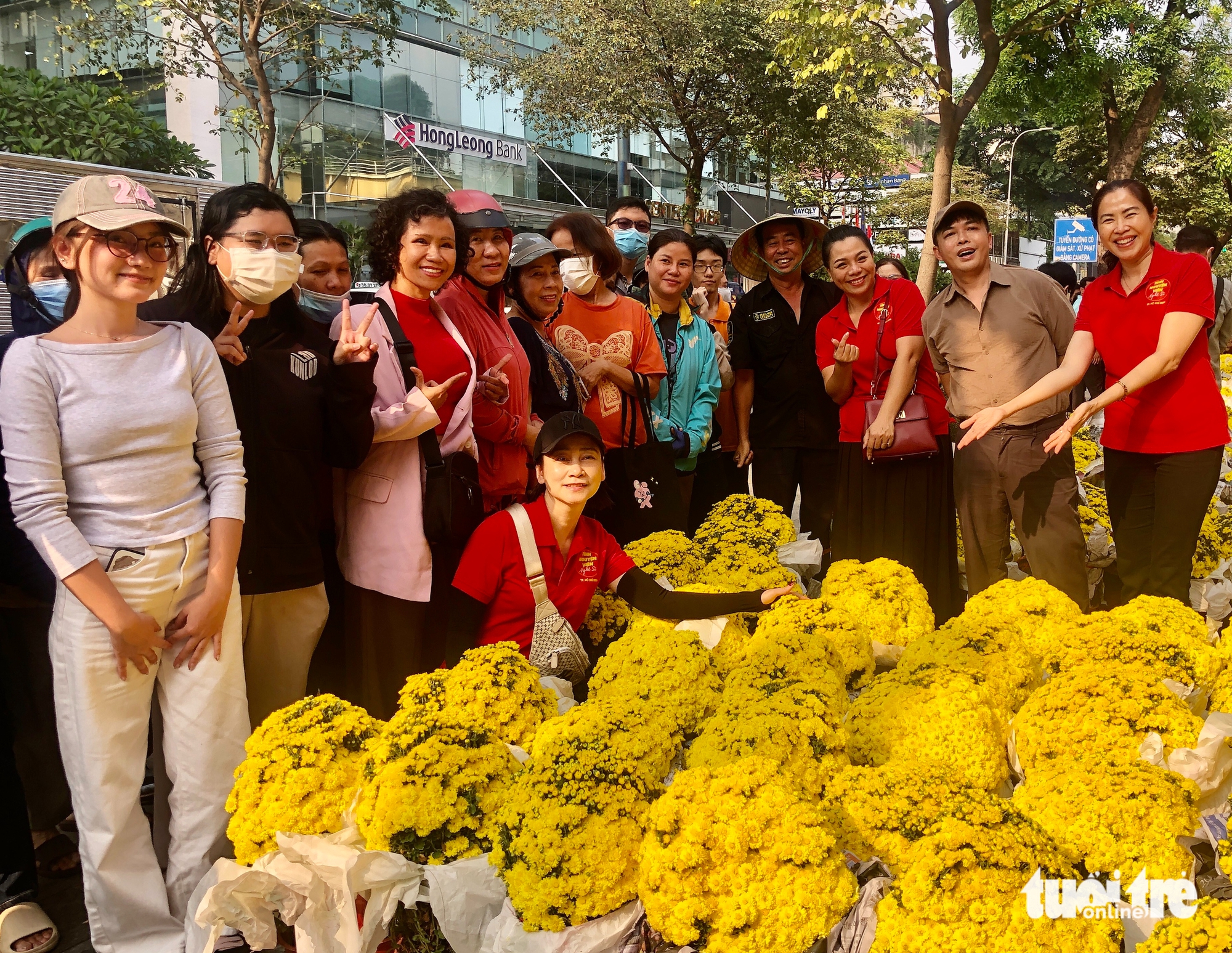 Acara musik gala Vietnam 'menyelamatkan' lebih dari 1.000 pot bunga ...