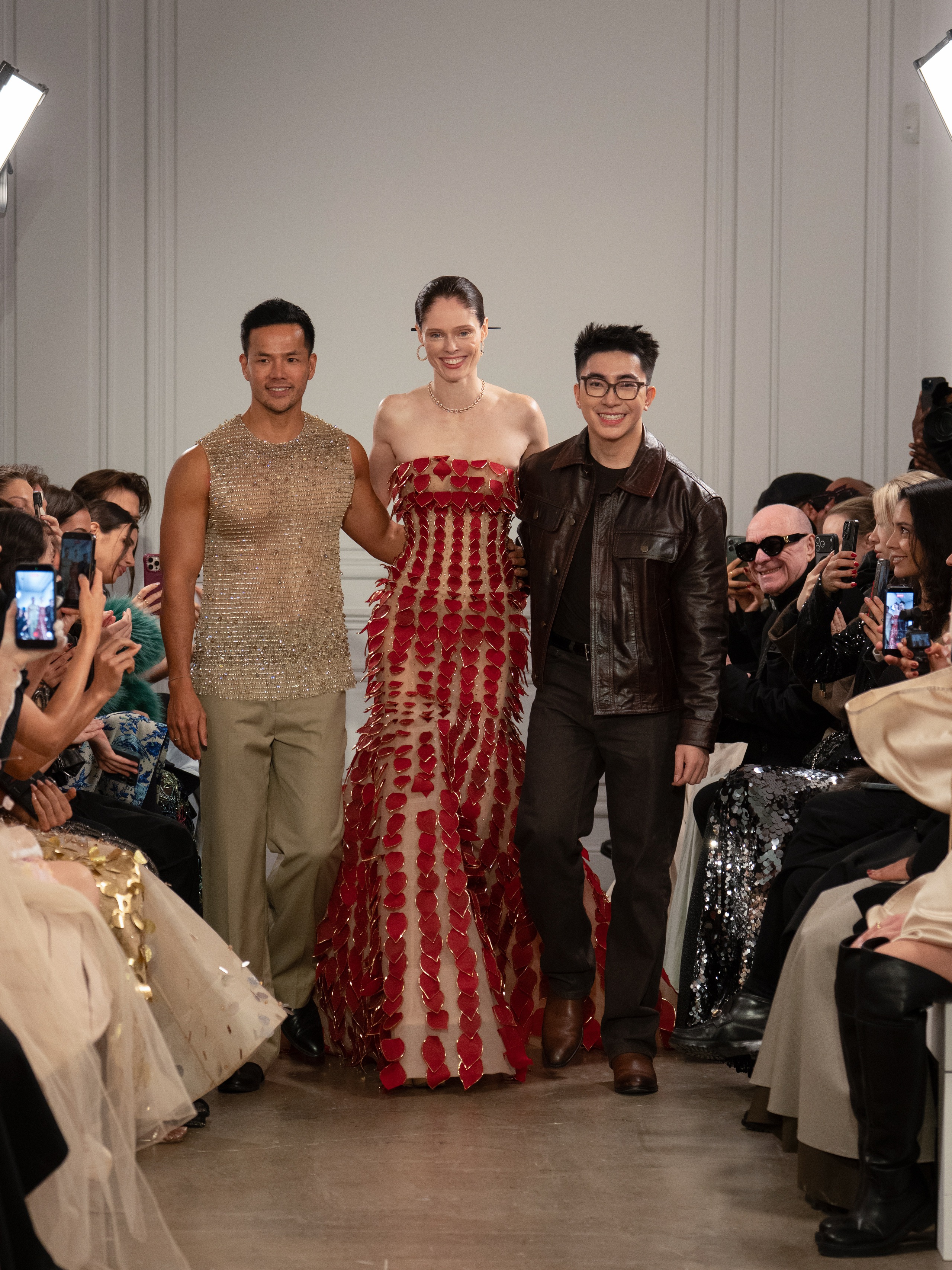 Phan Huy membawa mode Vietnam ke Pekan Haute Couture Paris.