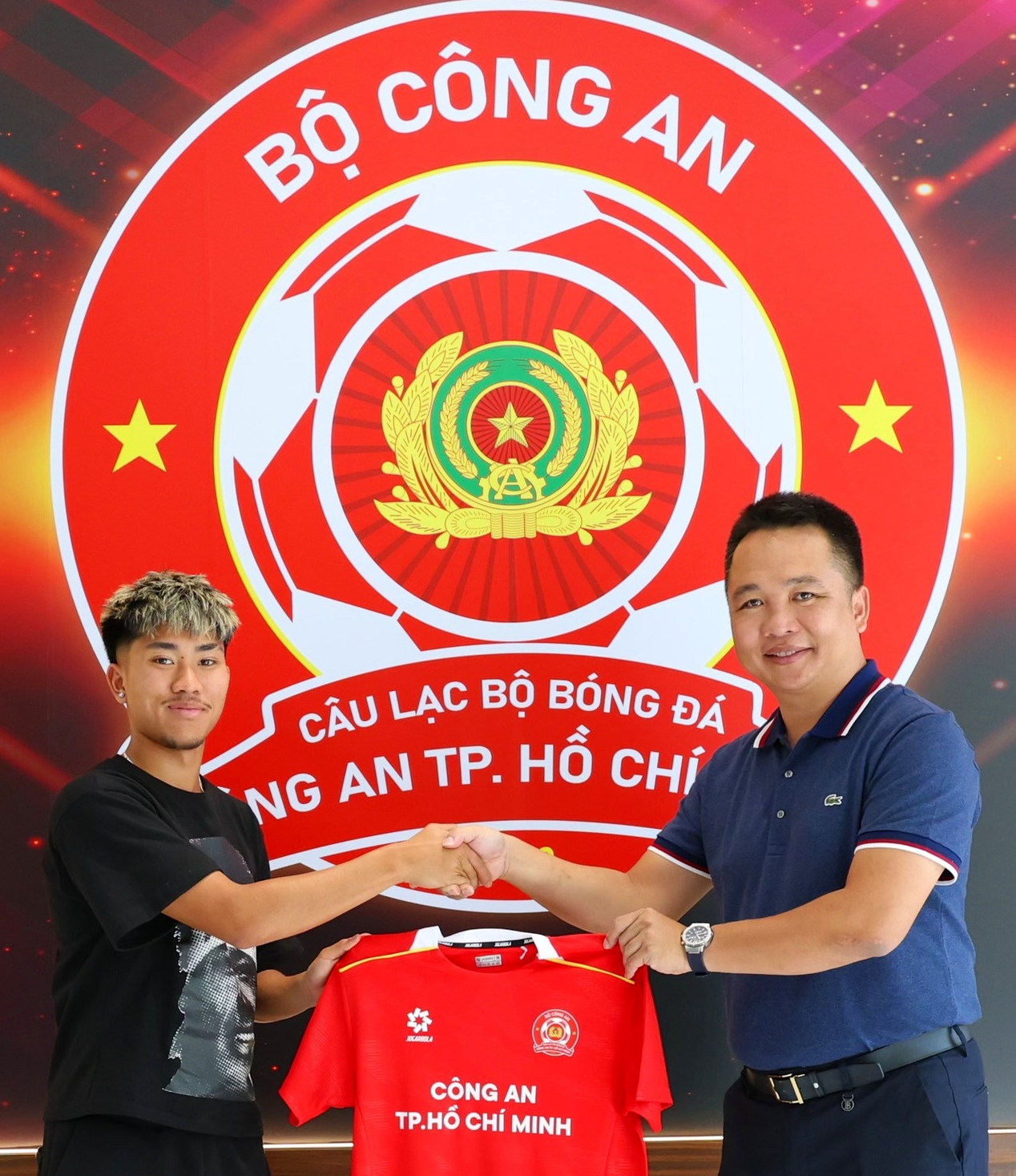 El vietnamita-australiano regresa para jugar en el Club de Fútbol de la ...