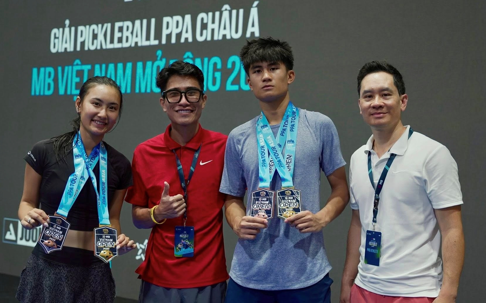 Las hermanas vietnamitas-estadounidenses que juegan al pickleball dejan ...