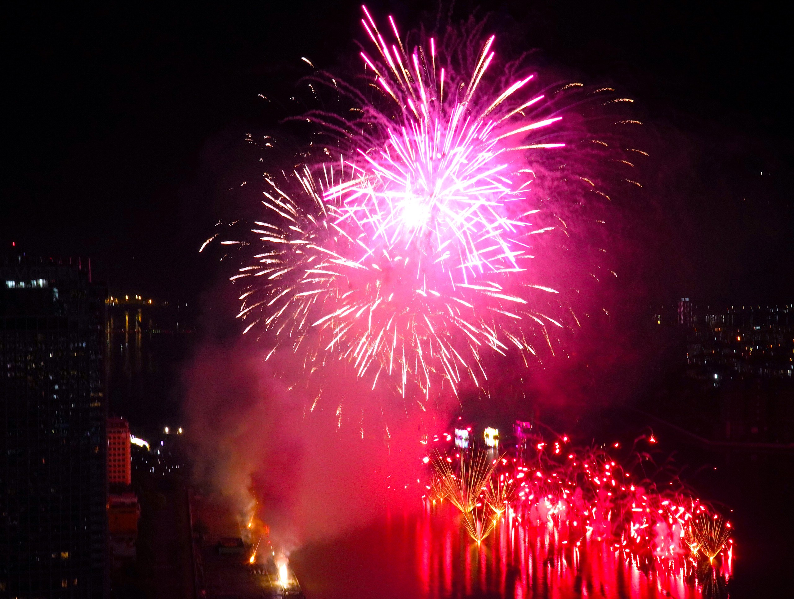 The Da Nang Fireworks Festival will still be held at the same location ...