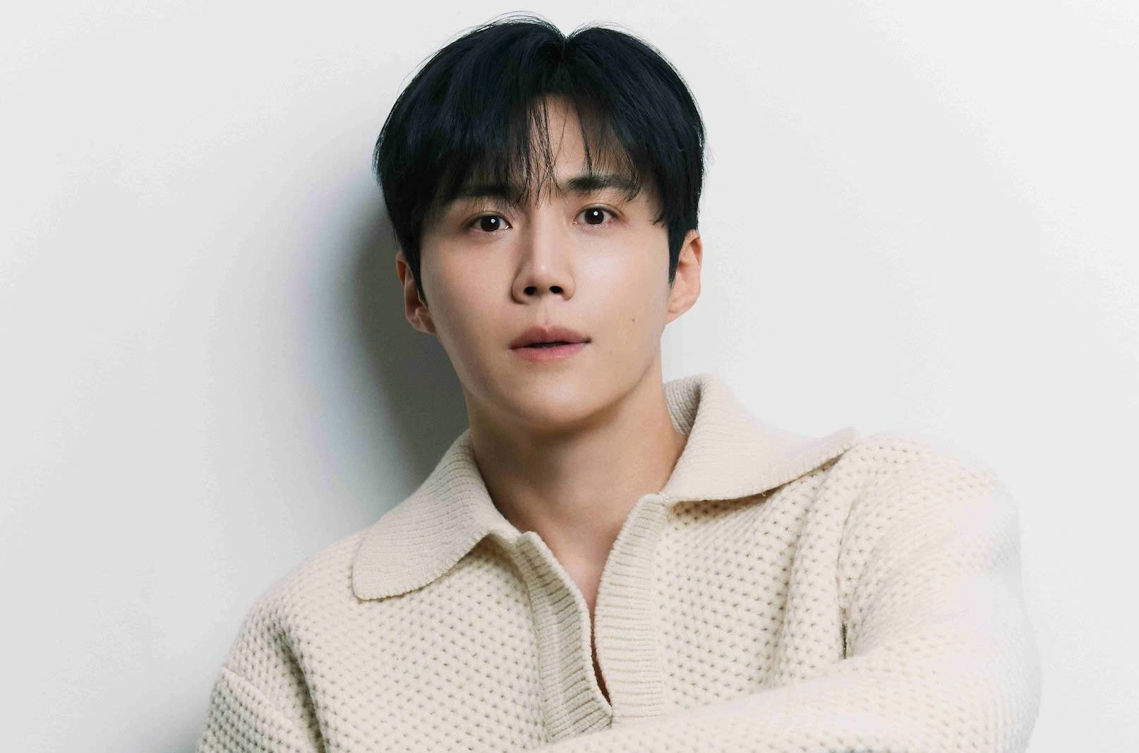 Kim Seon Ho vướng nghi vấn trốn thuế như Cha Eun Woo - Tuổi Trẻ Online