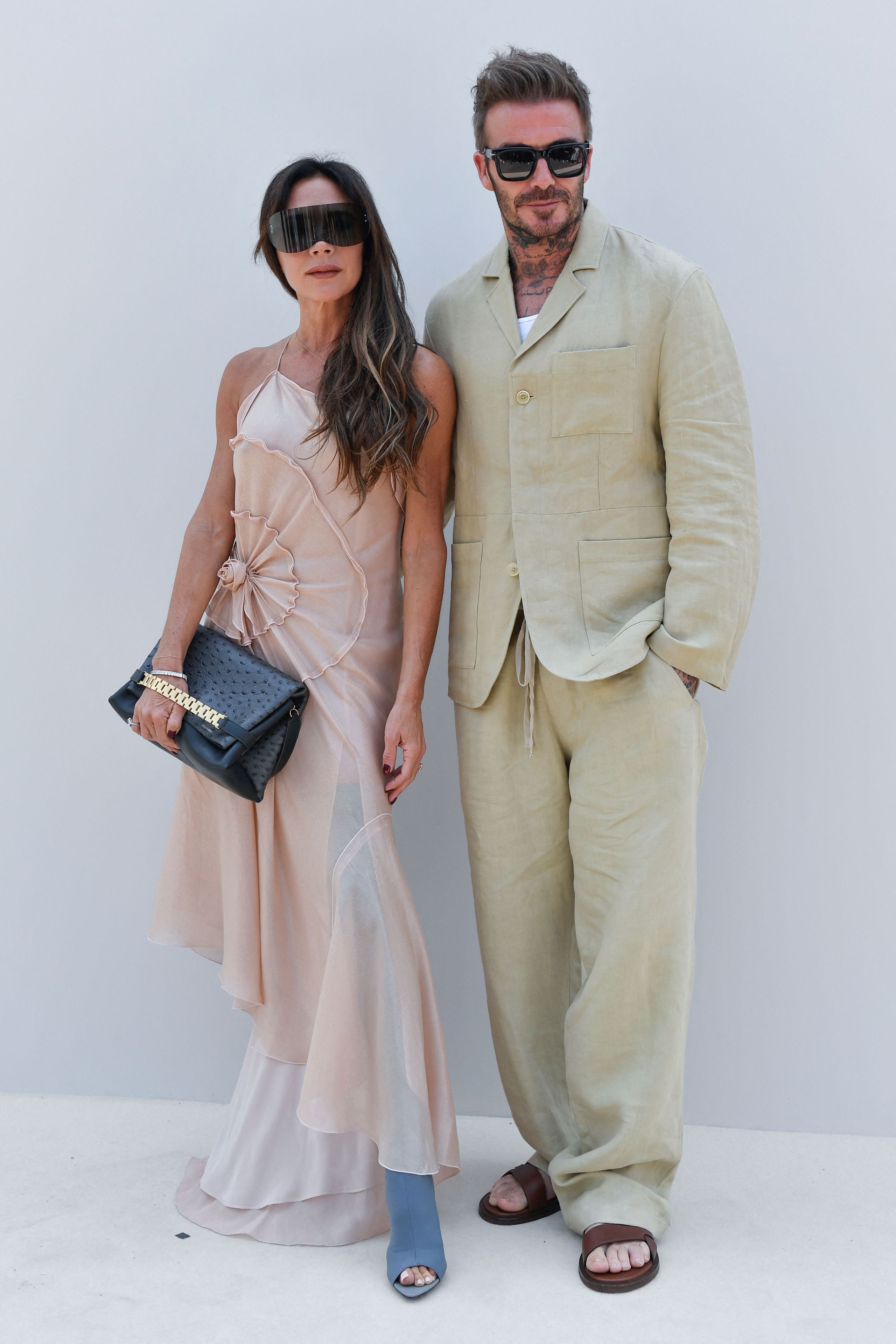 6 món không thể thiếu trong tủ đồ mùa hè của Victoria Beckham - Tuổi ...
