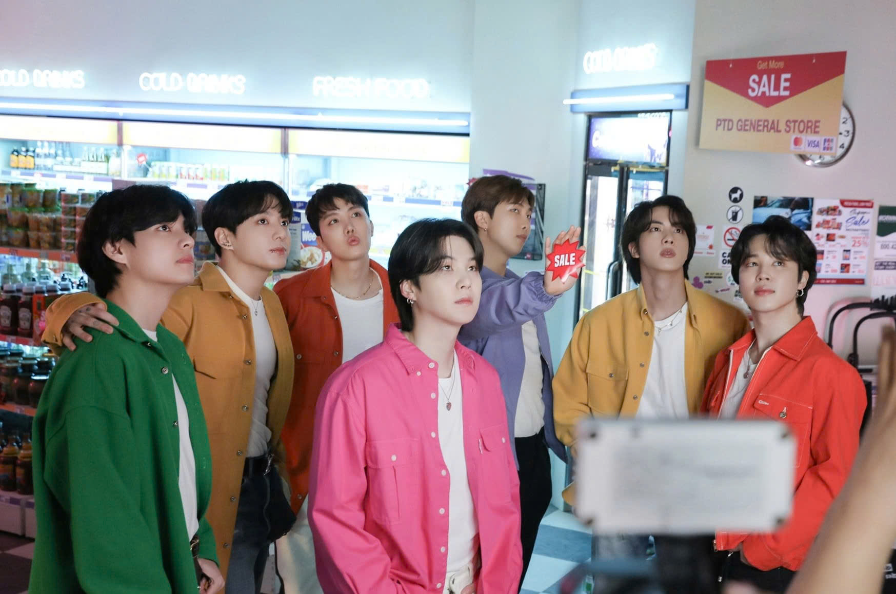 BTS veröffentlicht Trailer zu „The Return“: „Wir sind nur Jungs vom ...
