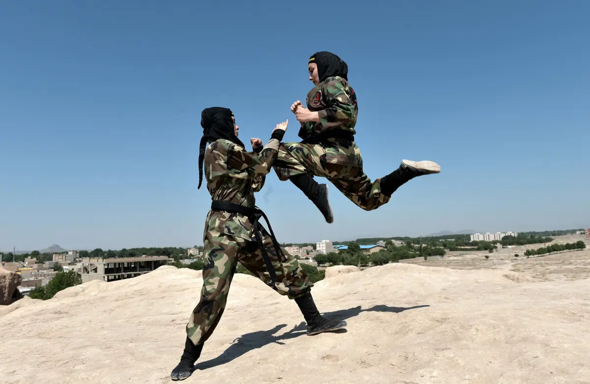 Chuyện về 'đạo quân' ninja nữ của Iran - Tuổi Trẻ Online