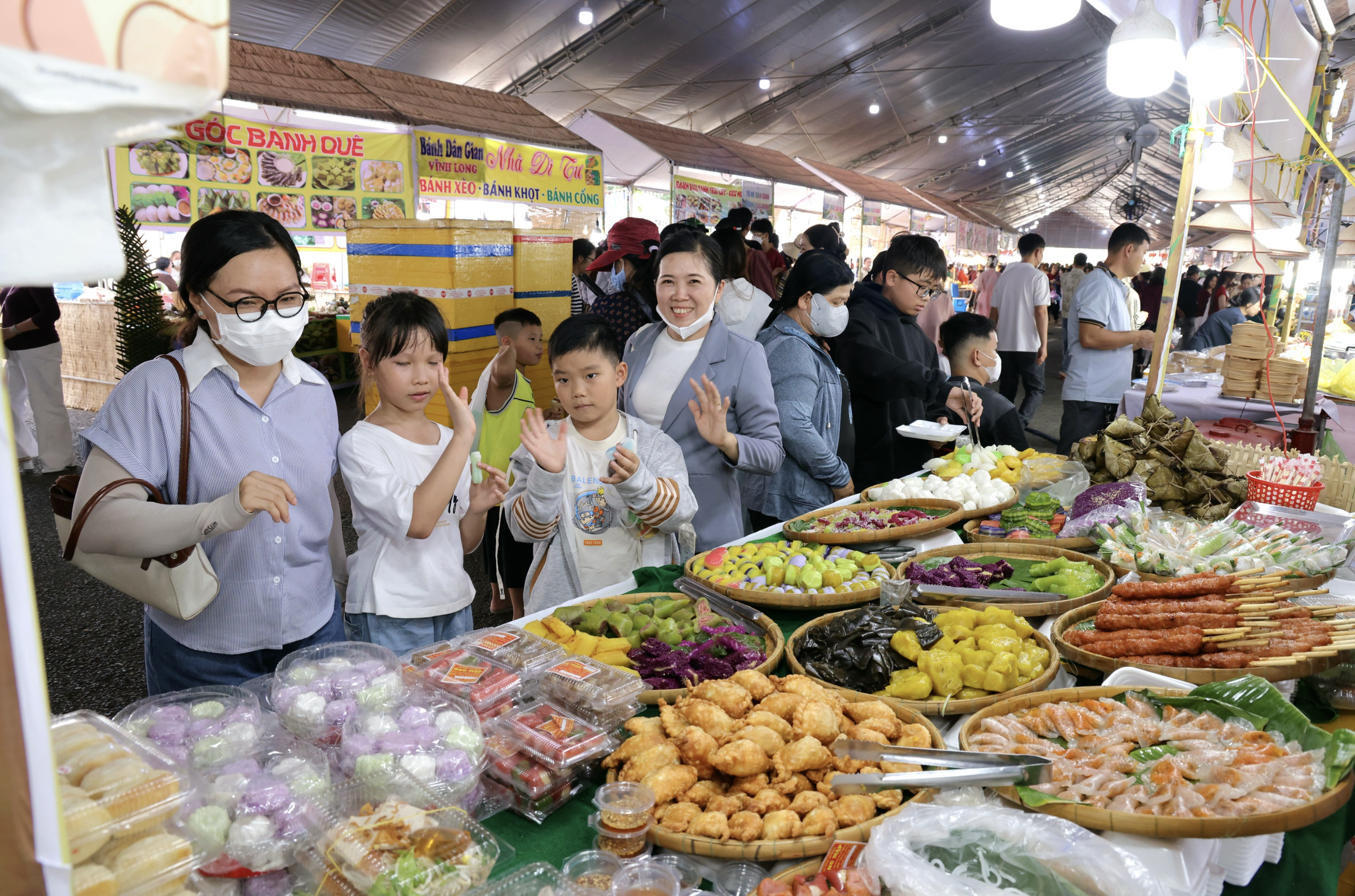 Southern folk cake fest kicks off in Vietnam’s Can Tho