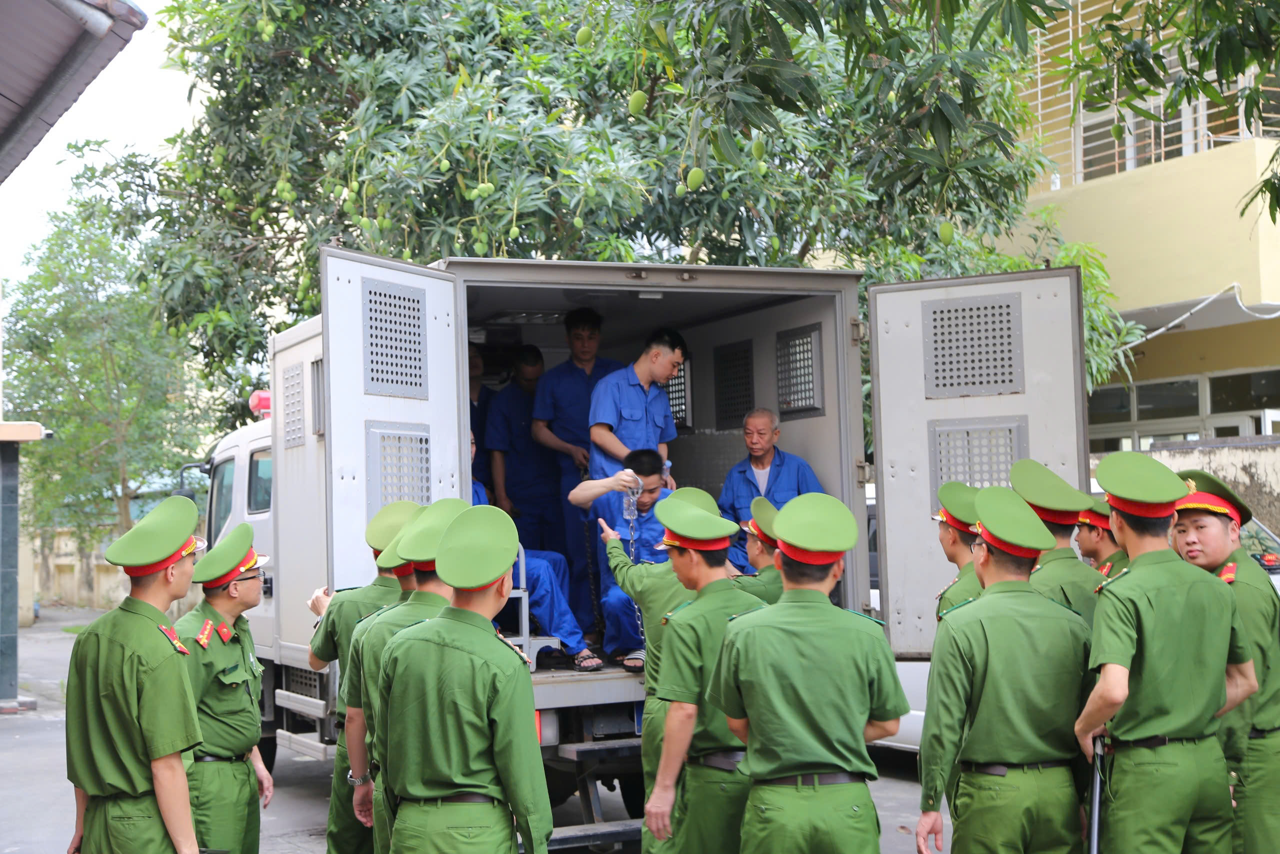 Xét xử Bùi Đình Khánh, đối tượng buôn ma túy bắn chết thiếu tá công an ...