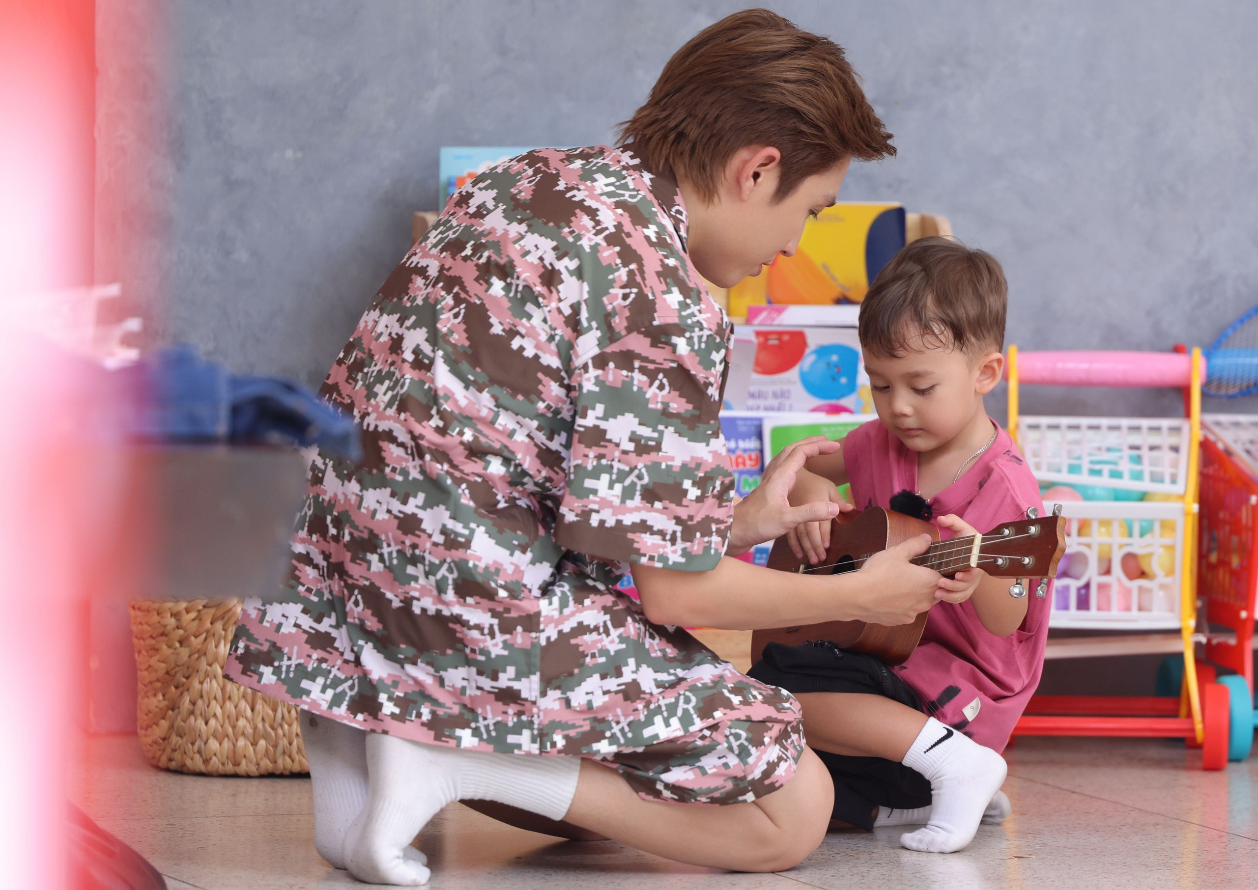 Con trai thủ môn Bùi Tiến Dũng trở thành 'cái đuôi nhỏ' đáng yêu - Tuổi ...