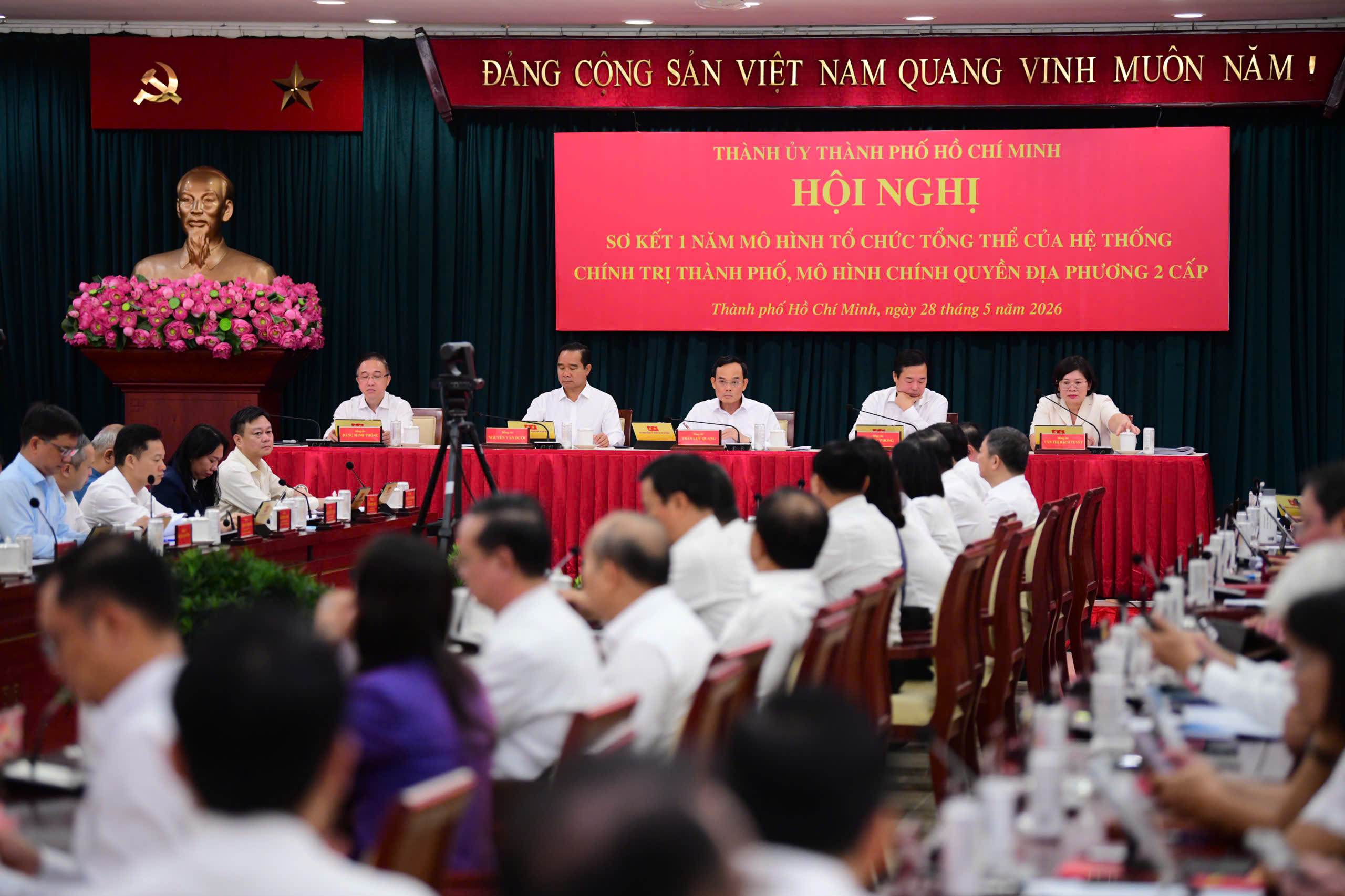 Parteisekretär Tran Luu Quang: Das zweistufige ...