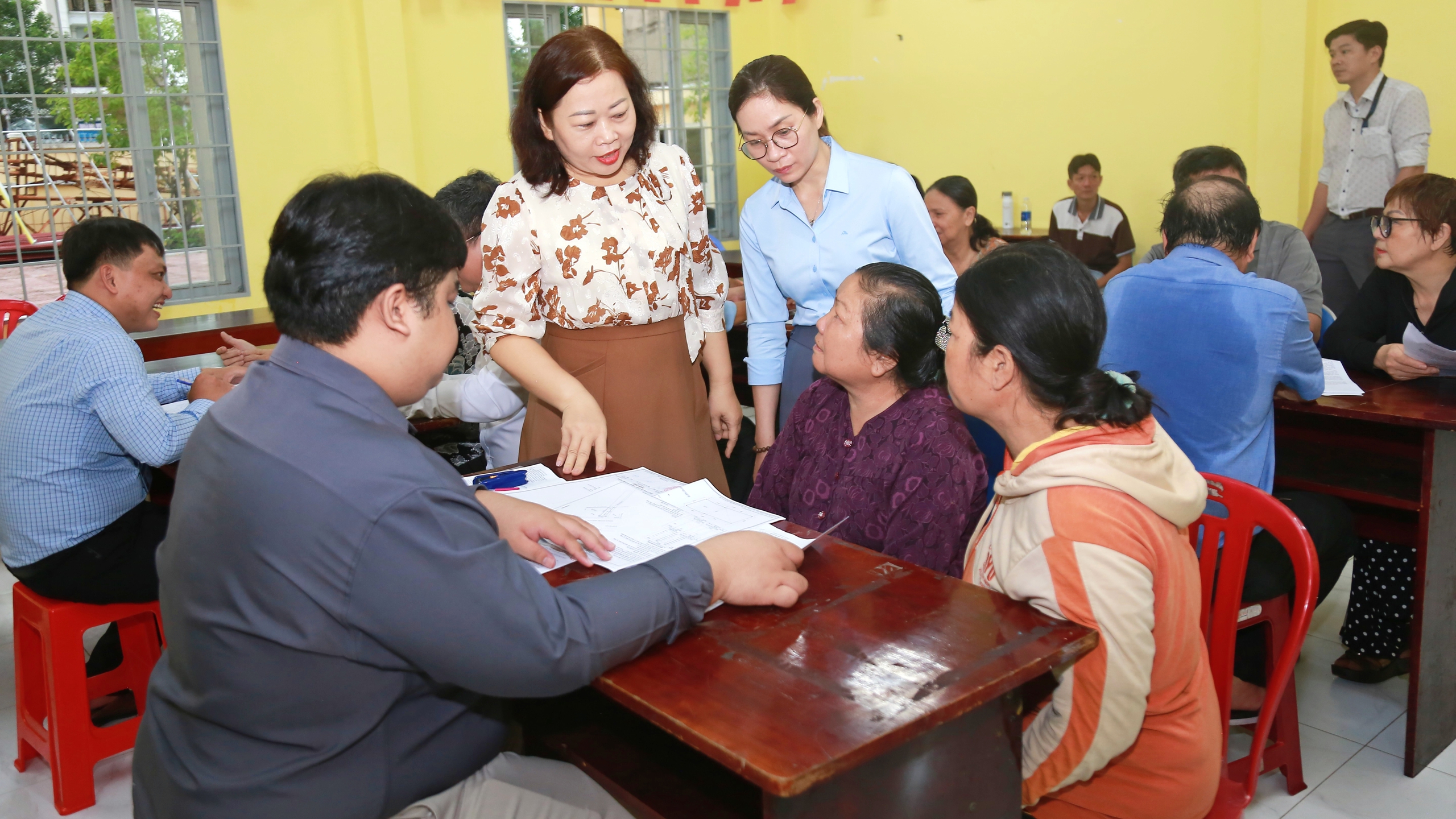 Xã Bình Chánh hỗ trợ thủ tục đất đai, xây dựng cho hộ dân ảnh hưởng bởi ...