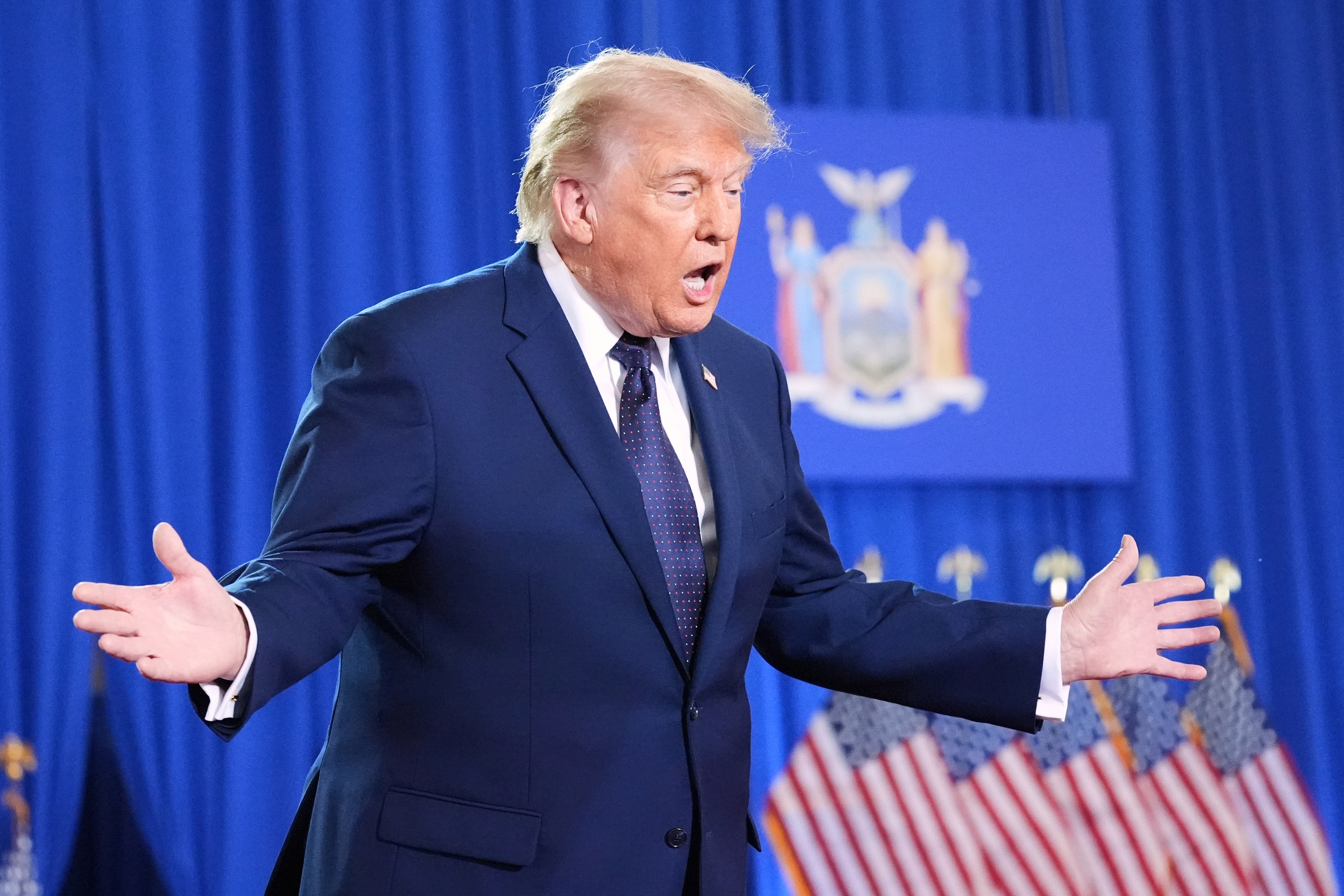 Quỹ bồi thường gần 2 tỉ USD của ông Trump bị đóng băng - Tuổi Trẻ Online