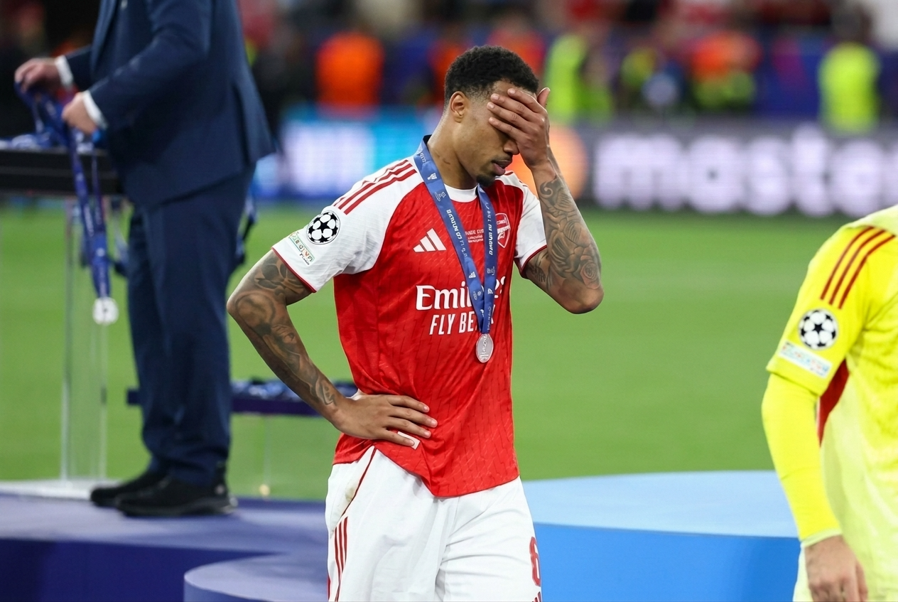 Gabriel xin đá quả phạt đền cuối cùng của Arsenal nhưng đá hỏng