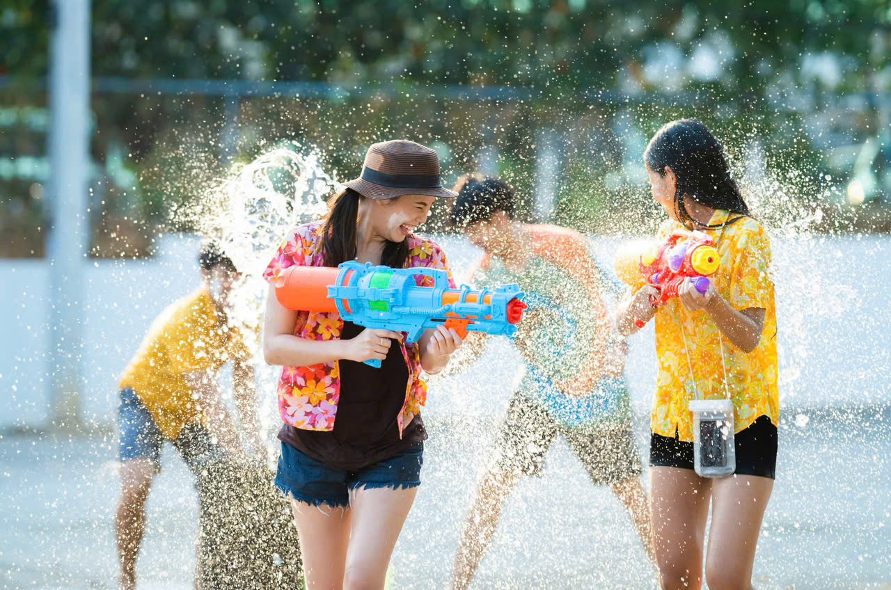 Văn Mai Hương, Anh Tú, Mỹ Mỹ, Ricky Star thổi bùng Paradise Summer Fest ...