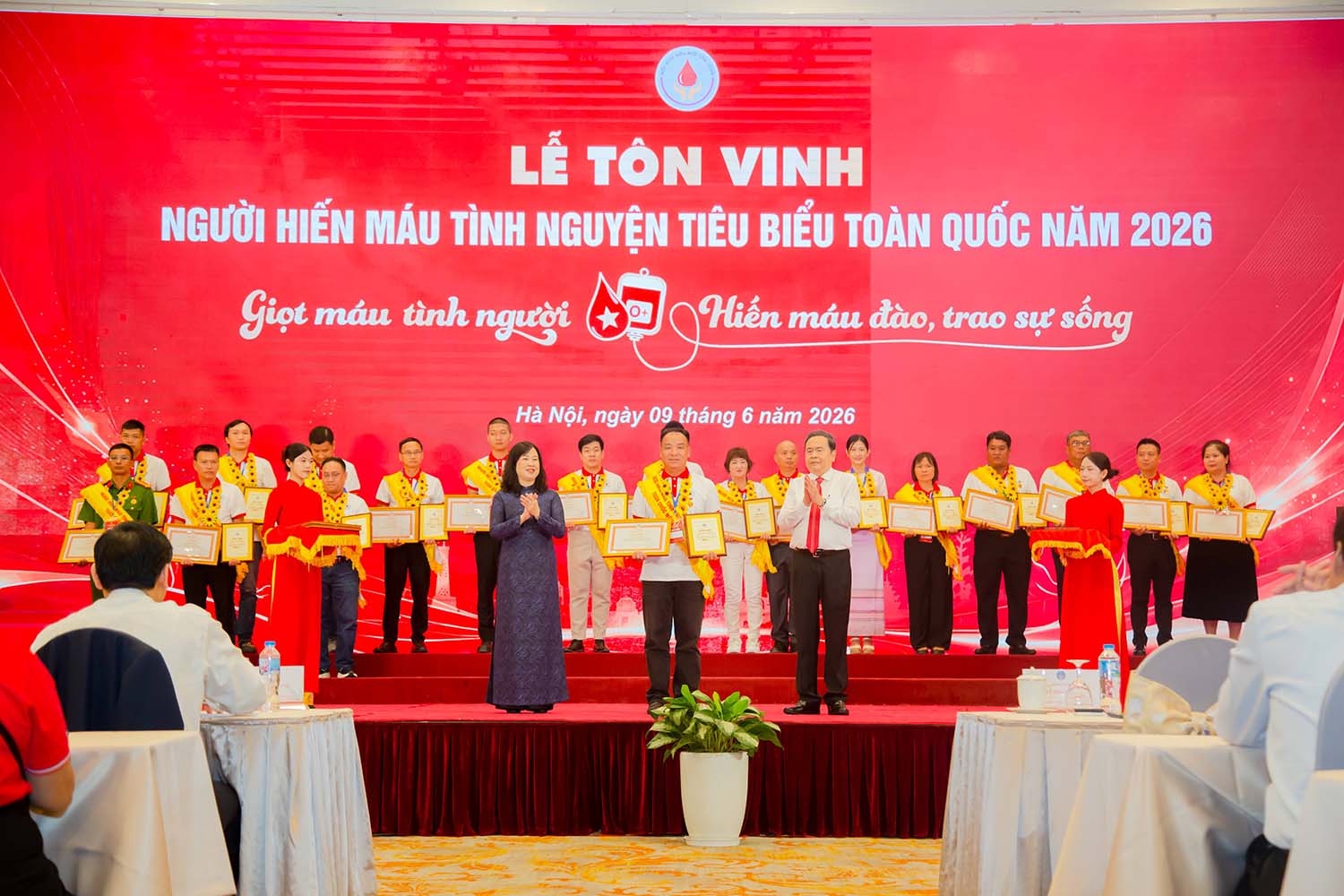 Lấy được vợ nhờ lần hiến máu đầu tiên - Tuổi Trẻ Online