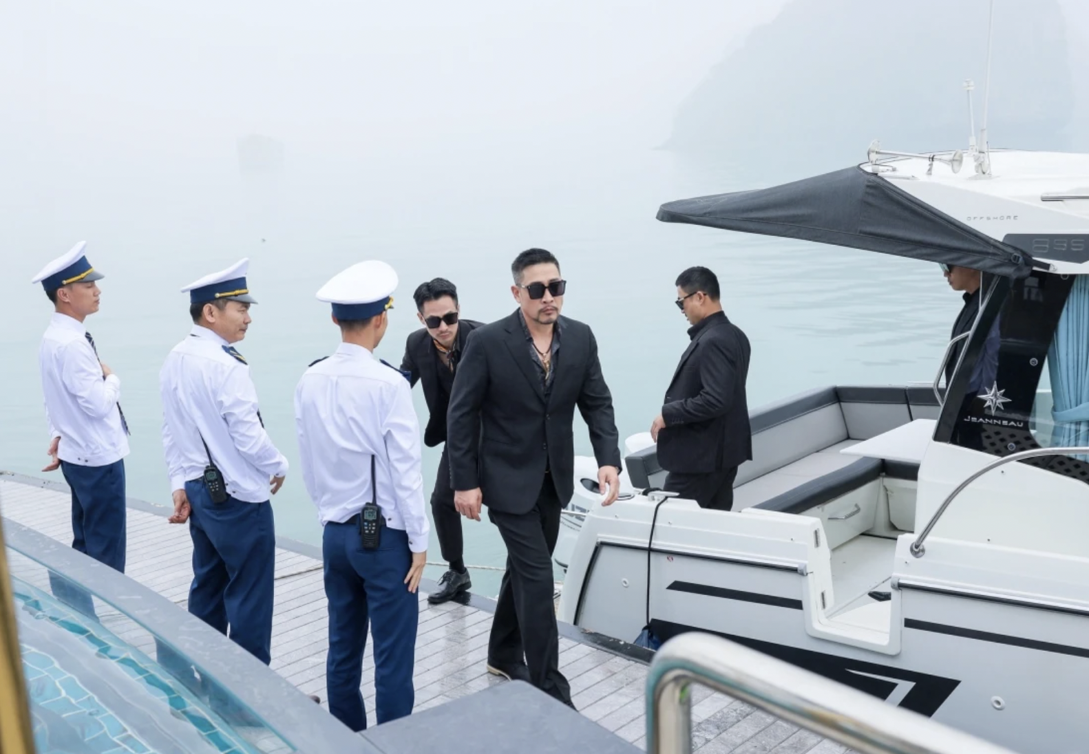 Chuyện vui màn ảnh: Công an thật chuyên đóng vai ác, người thường lại ...