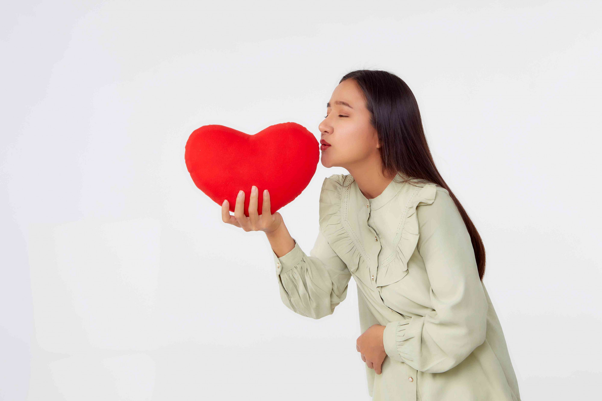 Rốt cuộc yêu là gì?: Khi đã yêu một người, bạn muốn hôn cả thế giới