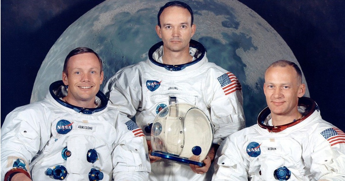Neil Armstrong vứt phân trên mặt trăng và những chuyện chưa kể - Tuổi ...