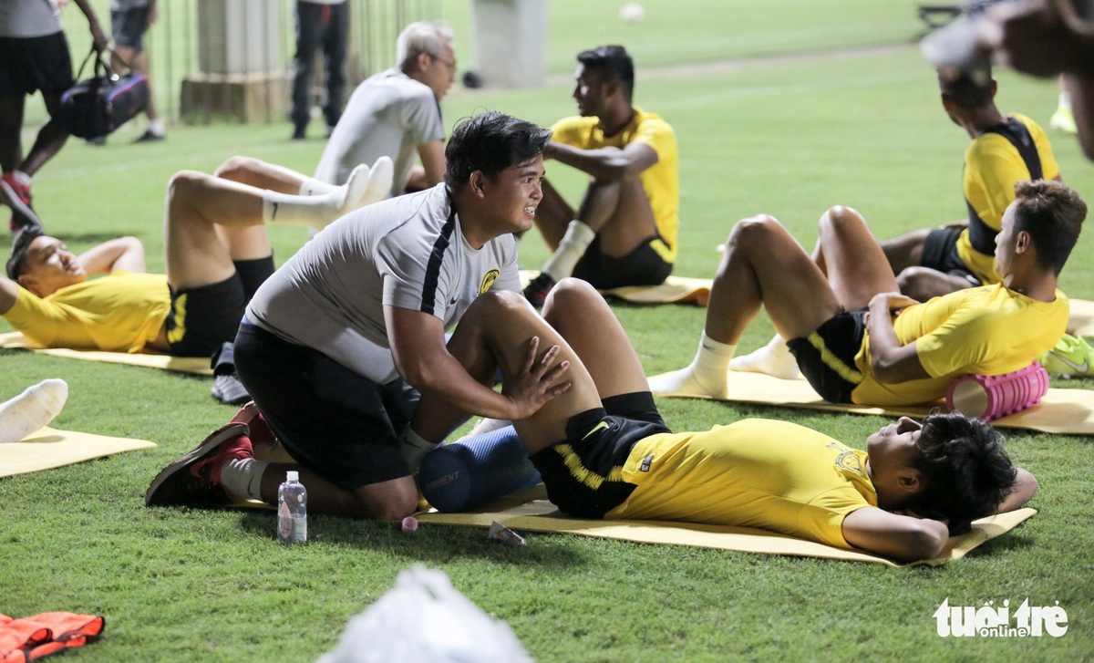 Tuyển Malaysia lao vào tập luyện chỉ sau 3 tiếng nghỉ ngơi ở Việt Nam ...