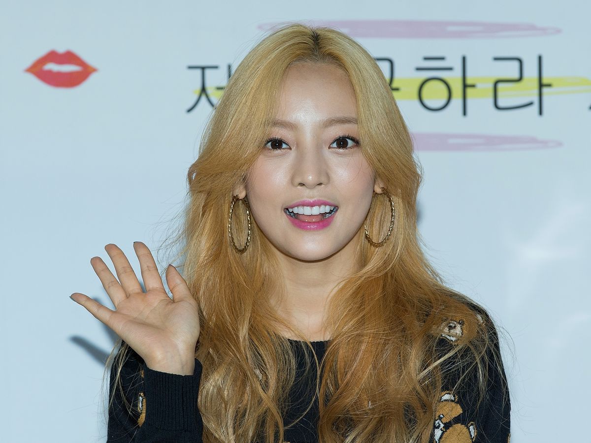 Ca sĩ Goo Hara tự tử vì quá căng thẳng trong sự nghiệp lẫn đời tư ...