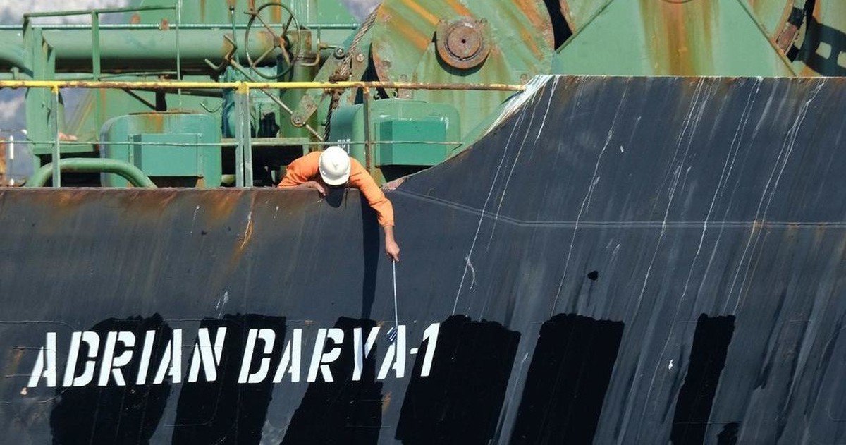 Mỹ đưa siêu tàu dầu Adrian Darya 1 của Iran vào danh sách đen - Tuổi ...