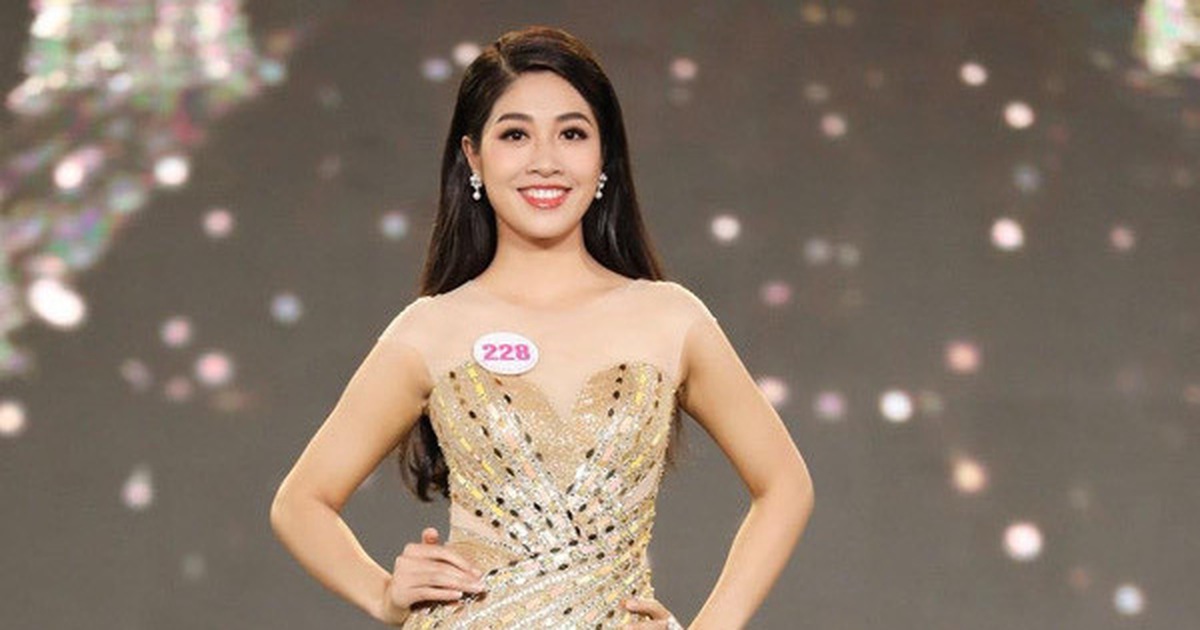 Vẻ duyên dáng của tiếp viên hàng không thi hoa hậu Đặng Vân Ly - Tuổi ...