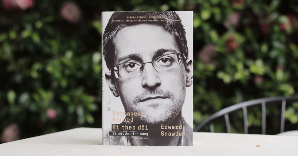 Thế giới ta đang sống dưới mắt cựu điệp viên Edward Snowden - Tuổi Trẻ ...