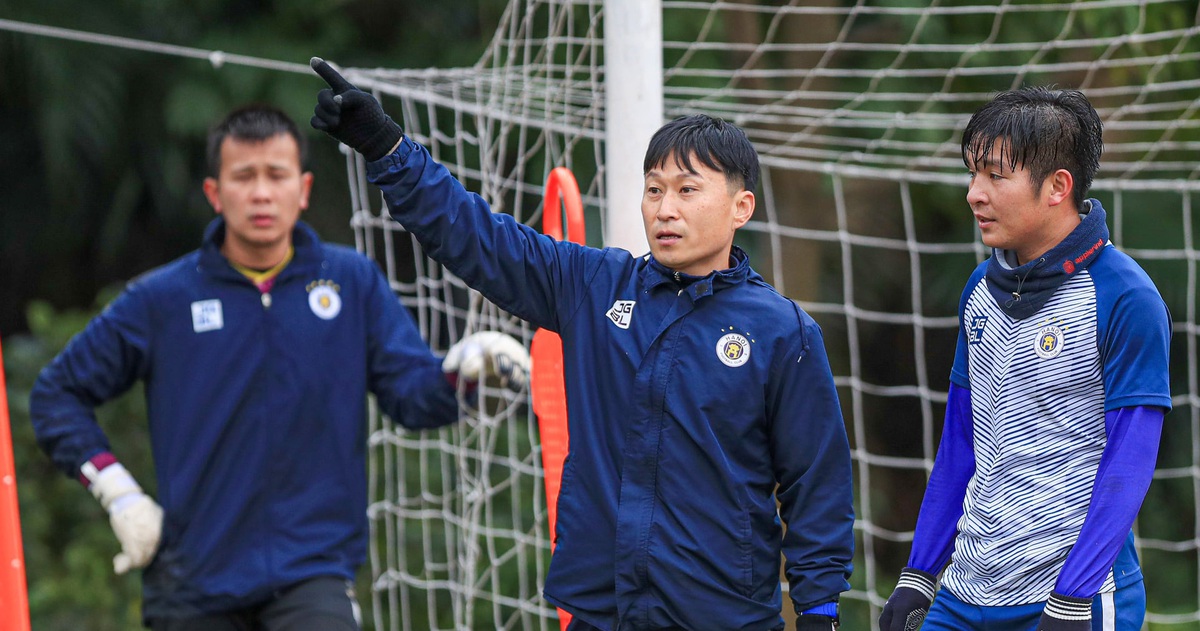 HLV Chun Jae Ho khẳng định CLB Hà Nội là đội bóng số 1 V-League, sẽ ...