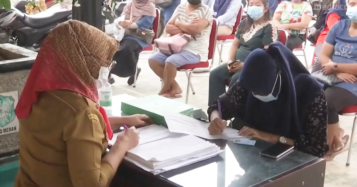 Video: Gần như người dân nào sống trên đảo Java cũng có kháng thể COVID ...