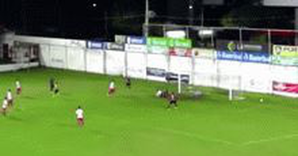 Clip: Thủ môn Brazil cứu thua 'khó tin nhất lịch sử' khi cản phá 5 cú ...