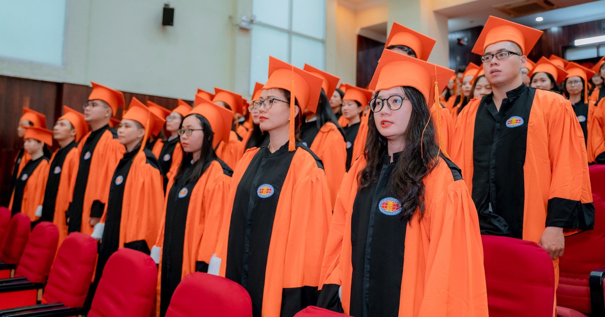 USSH tuyển sinh đại học nhiều ngành phù hợp người đi làm - Tuổi Trẻ Online